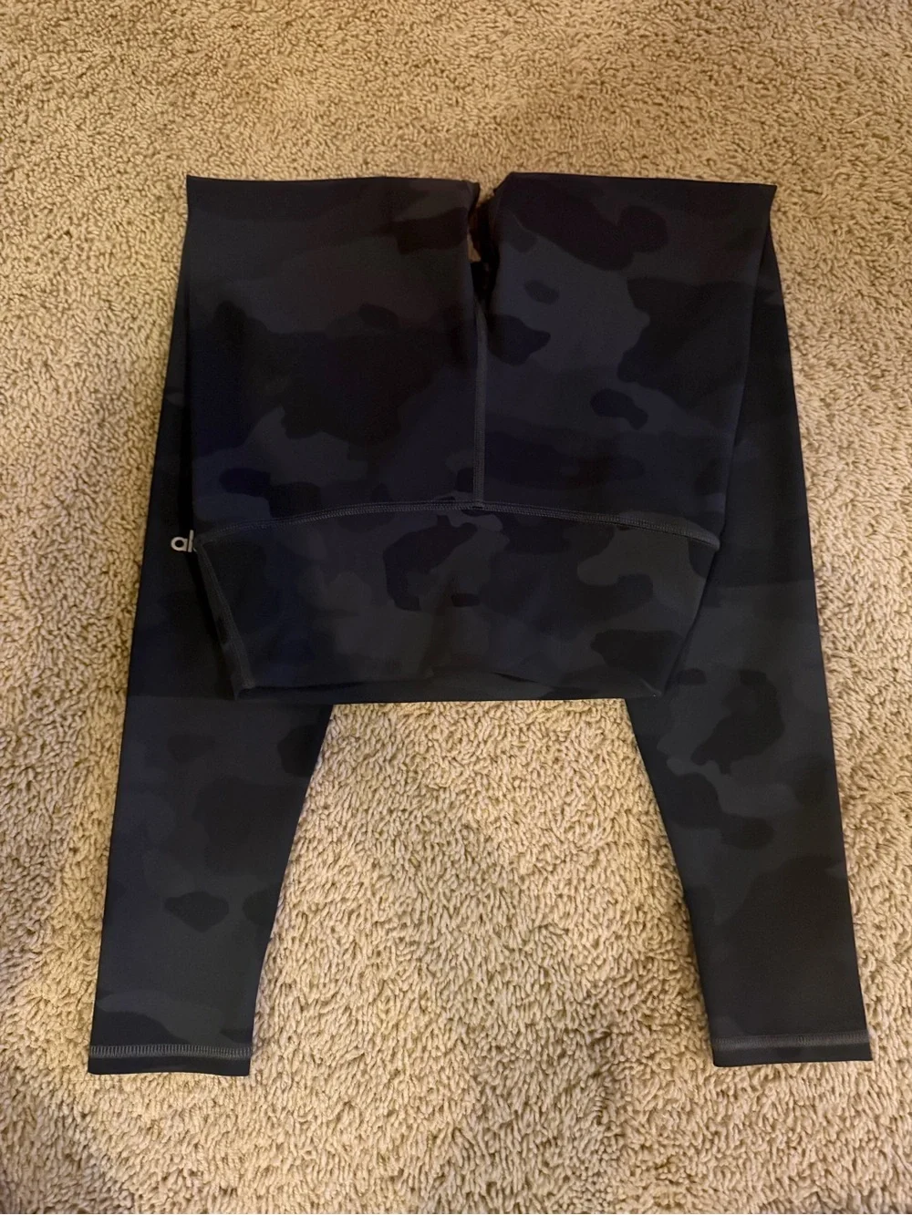 ALO Yoga | Pants & Jumpsuits | Alo Yoga Black Camo Highrise Leggings ...